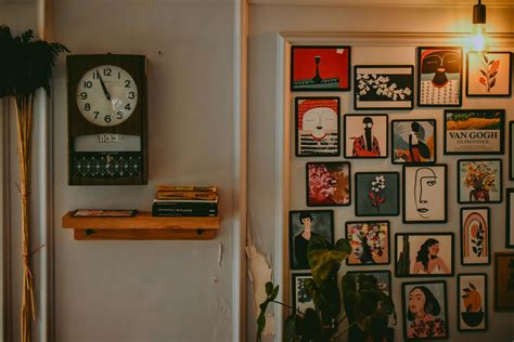 가벼운 놀이 가정용 장식 갤러리 벽 교수형 예술 구체 그라비아 달 그림 글로브 스탠드 나무 표면 디자인 디자인 요소 매달린 미니멀리스트 스타일 방