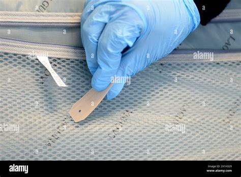 Explosive Trace Detection Hi Res Stock Photography And Images Alamy
