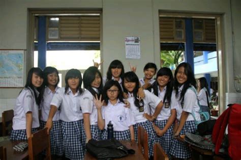 Cerita Kehidupan Cewek Cewek Yang Bersekolah Di SMA Khusus Putri