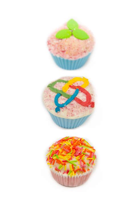 무료 이미지 단 식품 생기게 하다 컵 케익 디저트 크림 맛있는 빵집 딸기 디자인 과자 착빙 컵 케이크 뿌리 케이크 꾸미기 3456x5184