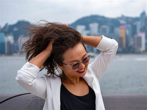 Тансаглал Би тансаг амьдралтай хүн Миний хүссэн бүхэн надад бий Би амьдралаа хүссэнээрээ бий