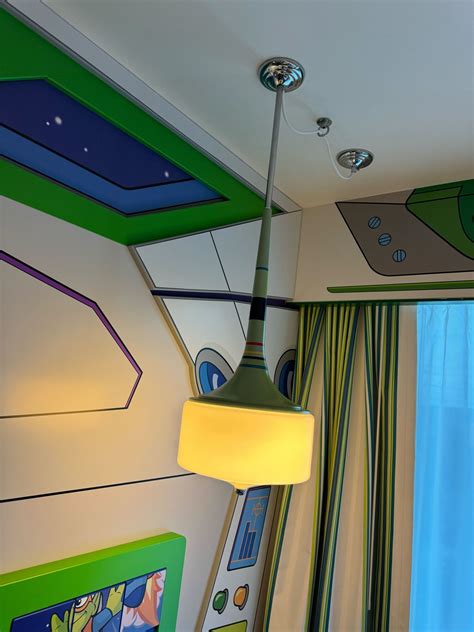 Tour A Buzz Lightyear Room At Shanghai Disney Resorts Toy Story Hotel