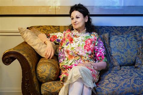 Hanan El Cheikh Les écrivains Vivent à Part à Lintérieur Deux