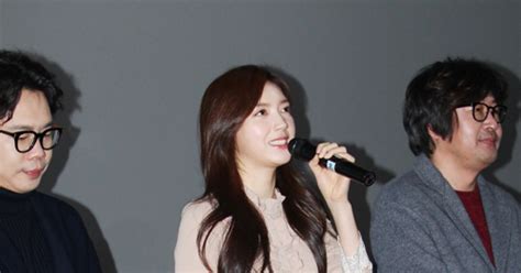 [포토엔]채서진 바비인형이 생각나는 비주얼 당신 거기 있어줄래요 무대인사