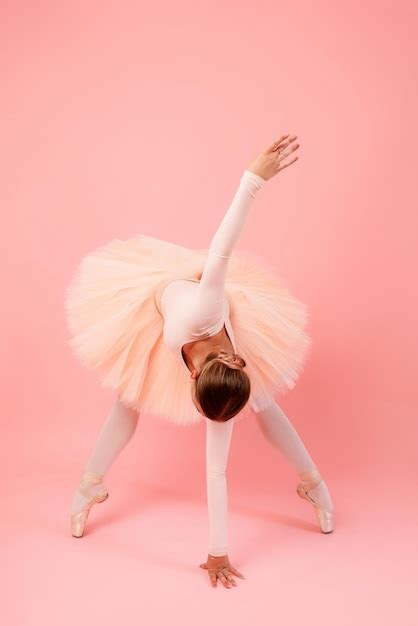 Premium Photo Flexible Ballerina Posing Indoors