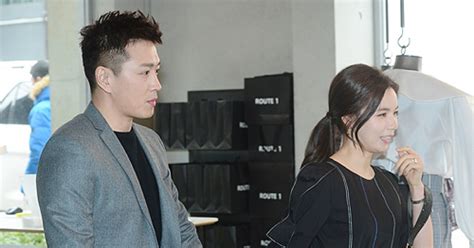 박시은 진태현 부부 꼭잡은 손 떨어질 수 없어 [mbn포토]