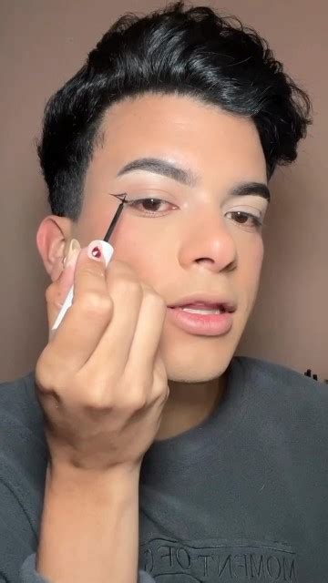 Omg Viral Eyeliner Hack 😱😲 Shorts Youtubeshorts Fyp Diy Hack