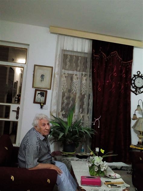 في غرفته الخاصة الشاعر مهند الياس Facebook