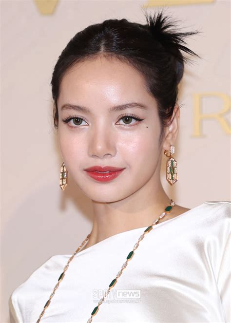 블랙핑크 리사 태국에서 가장 영향력 있는 인물 1위…정치인도 제쳤다