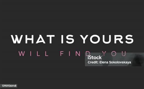 당신의 것은 어두운 배경에 동기 부여 문구를 쓰는 것을 발견 할 것입니다 영감을 주는 문구에 대한 스톡 벡터 아트 및 기타