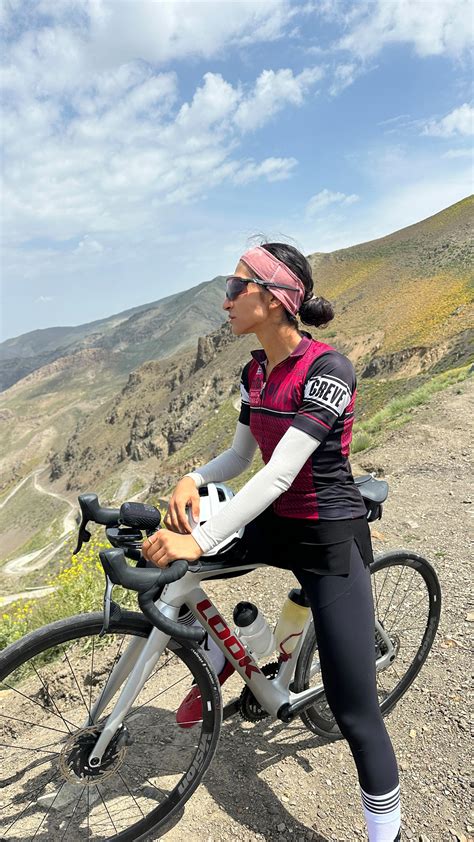 ‎مائده نظری ورزشکار مربی‎ ‎دهه ۷۰ ♾️ الان 🚵🏻📍جاده شمشک دیزین