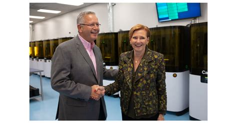 Carbon Appoints Ellen Kullman President And Ceo Dr Joseph Desimone
