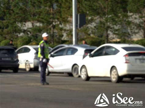 Жолоо барьж явахдаа шууд дамжуулалт хийвэл зөрчлийн хуулиар 20 мянган төгрөгөөр торгоно Isee Mn