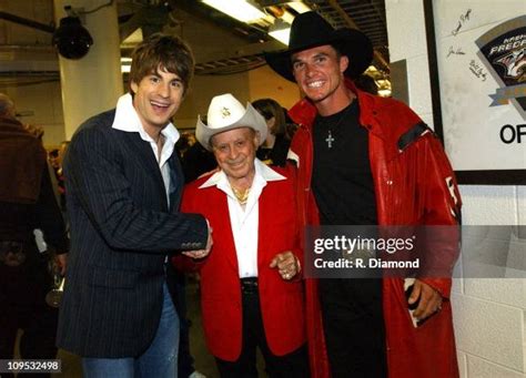 Jimmy Wayne Little Jimmy Dickens And Judd Leffew During Cmt 2004 News Photo Getty Images