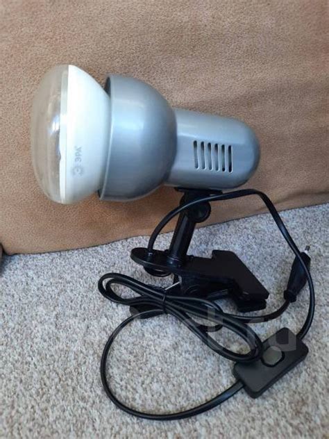 Фитолампа на прищепке б у в наличии Цена 700₽ во Владивостоке