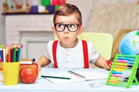 что должен уметь ребенок в 4 года девочка таблица точная