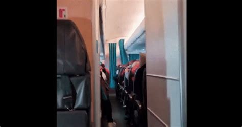 비행 중 승객들 천장까지 날아올랐다…아찔했던 당시 상황