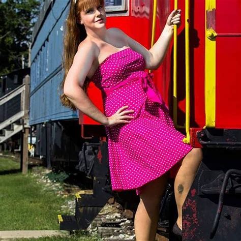 Train Photoshoot Photoshoot Photo Portrait Dougwolfphotograpy Themedmodeling Modeling