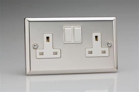 Varilight Classic Mirror Chrome 2 Gang 13a Double Pole Switched Socket