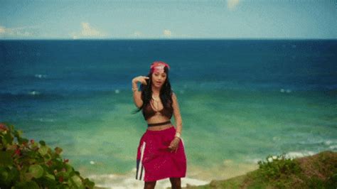 Reggeaton Dancing  By Malú Trevejo
