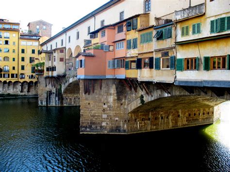 პონტე ვეკიო ფლორენციის ყველაზე ცნობილი ხიდი