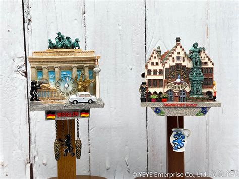 Cuckoo Clock Polyresin Magnet With Auto Swing Pendulum Ye Ye Enterprise Co Ltd