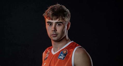 Los Spurs Escogen A Juan Núñez Y Le Quieren Ya Él Prefiere Un Año De