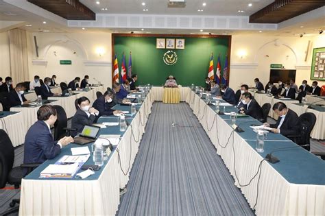 ឯកឧត្តមអគ្គបណ្ឌិតសភាចារ្យ អូន ព័ន្ធមុនីរ័ត្ន ឧបនាយករដ្ឋមន្រ្តី រដ្ឋមន្រ្តីក្រសួងសេដ្ឋកិច្ច