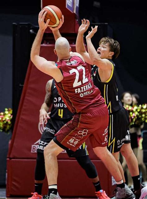 《天皇杯バスケ》サンダーズ、2大会連続の準々決勝進出ならず 川崎に75 77 上毛新聞電子版｜群馬県のニュース・スポーツ情報