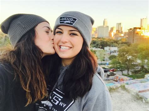 Lesbian Couples And Kisses For Ladies And Lesbians Iv Page 22