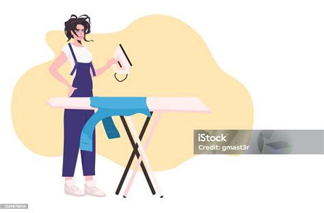 주부 다림질 옷 여자 보유 철 하 고 가사 개념 전체 길이 벡터 일러스트 가공의 인물에 대한 스톡 벡터 아트 및 기타 이미지 가공의 인물 가사 집안일 가정 생활