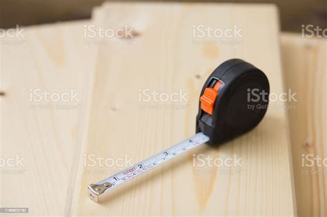 소나무 보드에 나무 배경에 줄 측정 개념 건설 건물 목재에 측정 복사 공간 3차원 형태에 대한 스톡 사진 및 기타 이미지 3차원 형태 개념 건설 산업 Istock