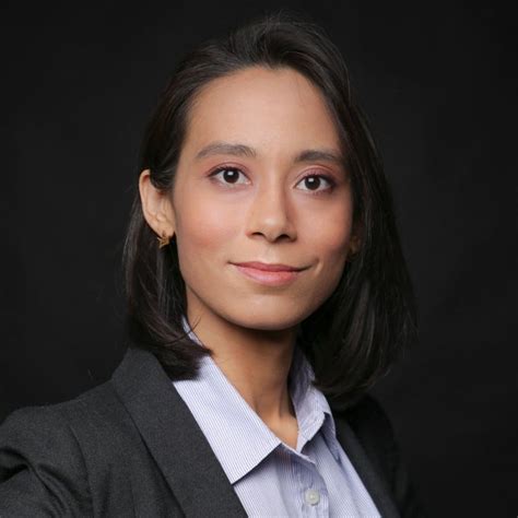 Anna Sevaistre Medium