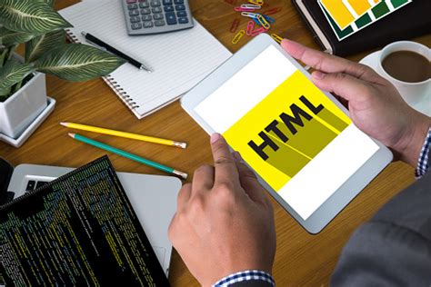 html 웹 개발 및 웹 디자인 유행 긴 그림자 평면 설계 및 화면 컴퓨터 코딩 코드 php 프로그래밍 코딩 사이버 공간에