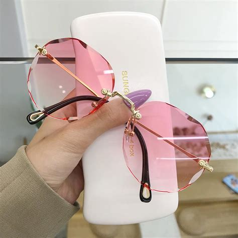 Купить Новые женские сетчатые красные солнцезащитные очки с обрезанными ...