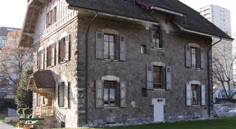 Download Sunset Embrace In Carouge Wallpaper