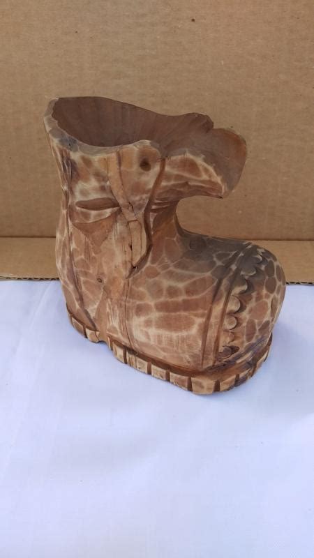 Деревяна статуетка башмак — ціна 178 грн у каталозі Статуетки Купити товари для дому та