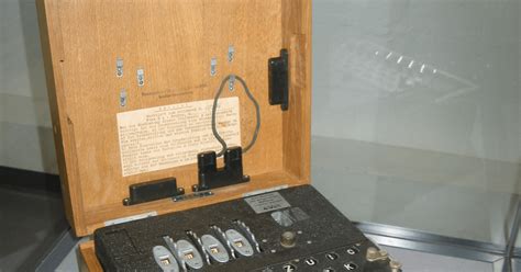 O Mașină De Criptat Enigma Scoasă La Licitație La Paris