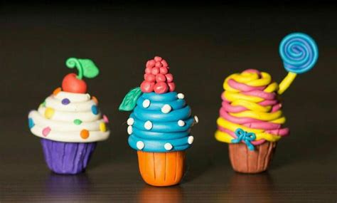 Поделки из воздушного пластилина чехлы значки брелки одежда