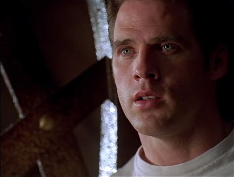 Auscaps Ben Browder Shirtless In Farscape 1 01 Premiere