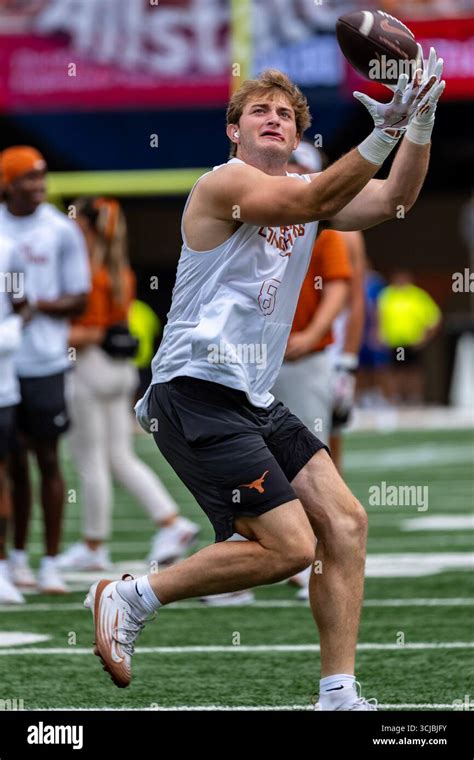 Sept 6 2025 Jack Endries 88 Of The Texas Longhorns In Pregame