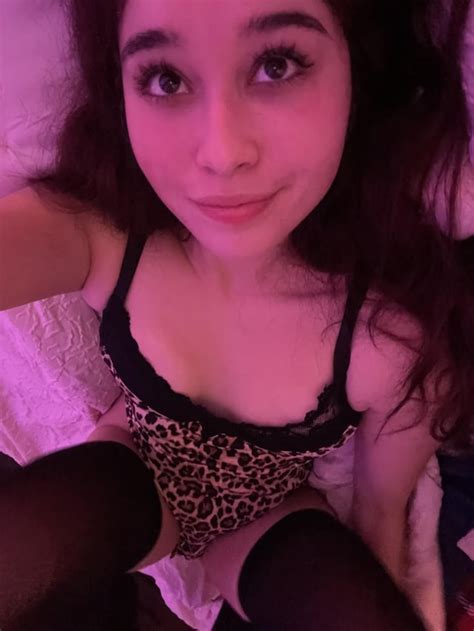 Im Sure You Want To Fuck My Tight Pink Pussy Very Badly🥵😏 Rimonlyfans