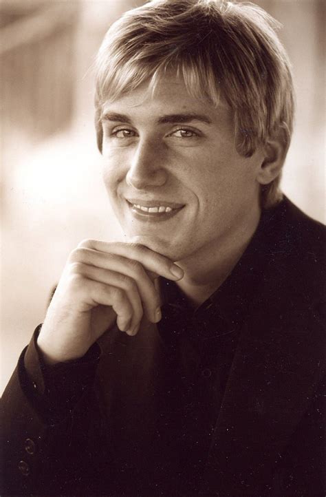 Robert Longfields Instagram Twitter And Facebook On Idcrawl