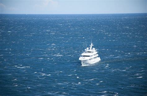 Yachter Ute Till Havs Fotografering För Bildbyråer Bild Av Kändis 26494755
