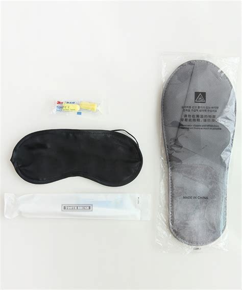 기내 비행기 필수품 기내용 슬리퍼 4종 세트 안대 귀마개 칫솔 치약 준비물 용품 트래블 키트 파우치 여행용 장거리 비행