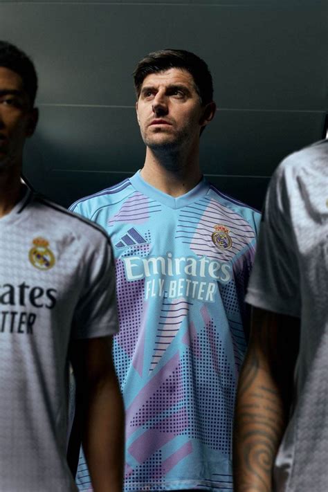 Новая форма «Реал Мадрид» 24/25 | Footykits.ru - Энциклопедия ...