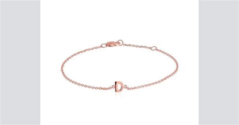 5 Rekomendasi Gelang Artis Kekinian Untuk Tampil Sesuai Mode