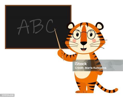 귀여운 만화 줄무늬 빨간 호랑이 칠판 옆에 포인터를 들고 있는 호랑이 선생님 어린이 용 티셔츠 인사말 카드 포스터 인쇄 흰색으로 격리된 손으로 그린 벡터 스톡 일러스트레이션
