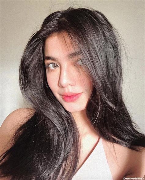 ژست عکس سلفی دخترانه ساده