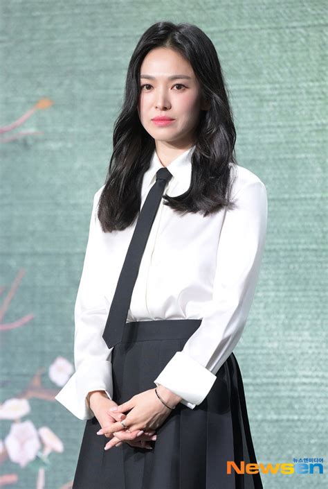 송혜교 복수극으로 컴백[포토엔hd] 손에 잡히는 뉴스 눈에 보이는 뉴스 뉴스엔